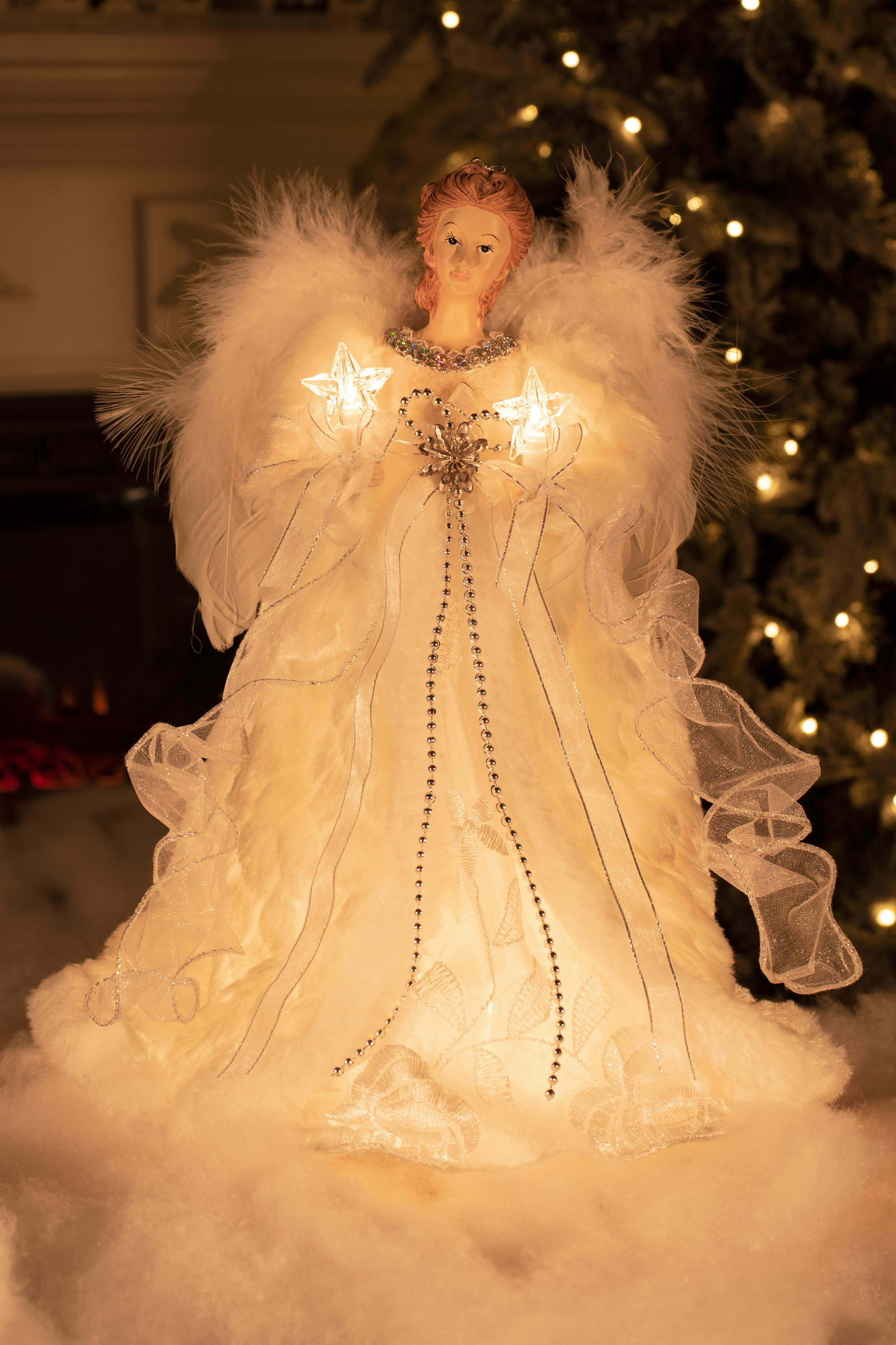 JJ's Holiday Gifts Ltd. Fabric 10-Light Angel with Fur Coat Tree Topper ...