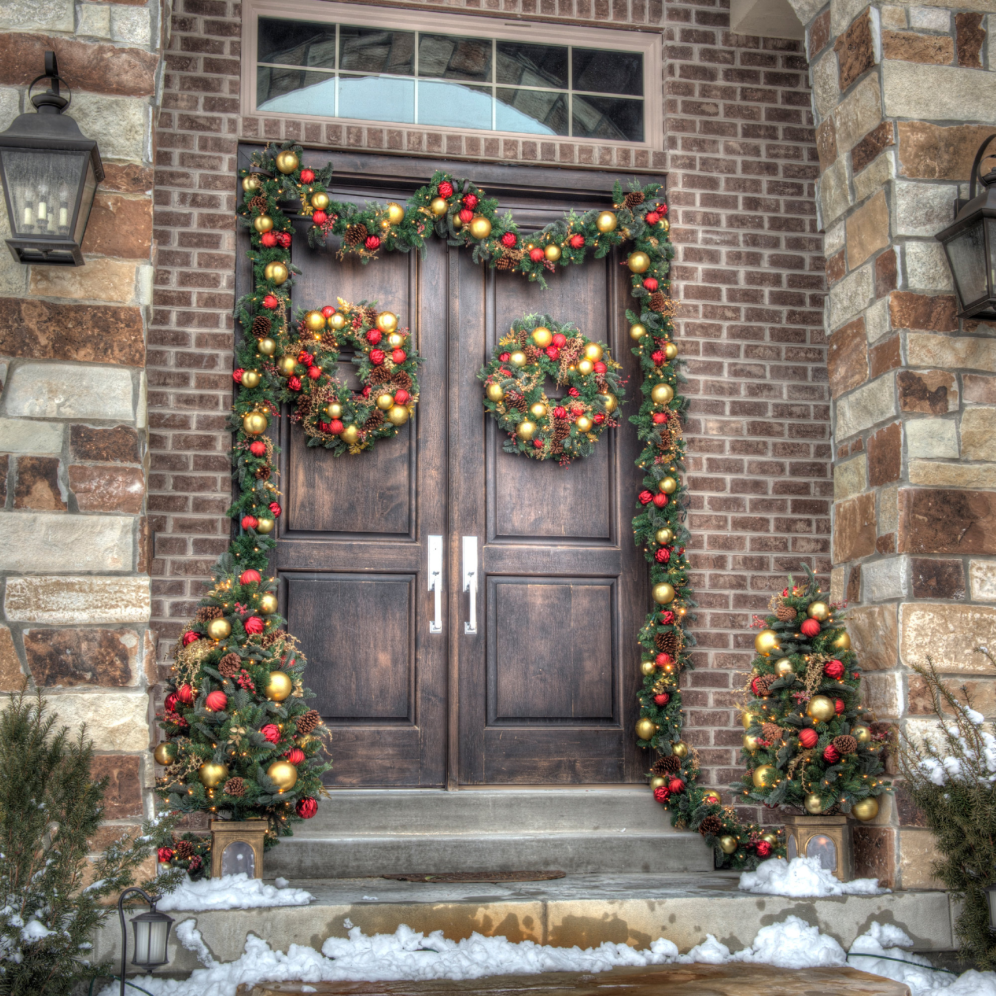 The Holiday Aisle® Double Door Garland Hanger & Reviews | Wayfair