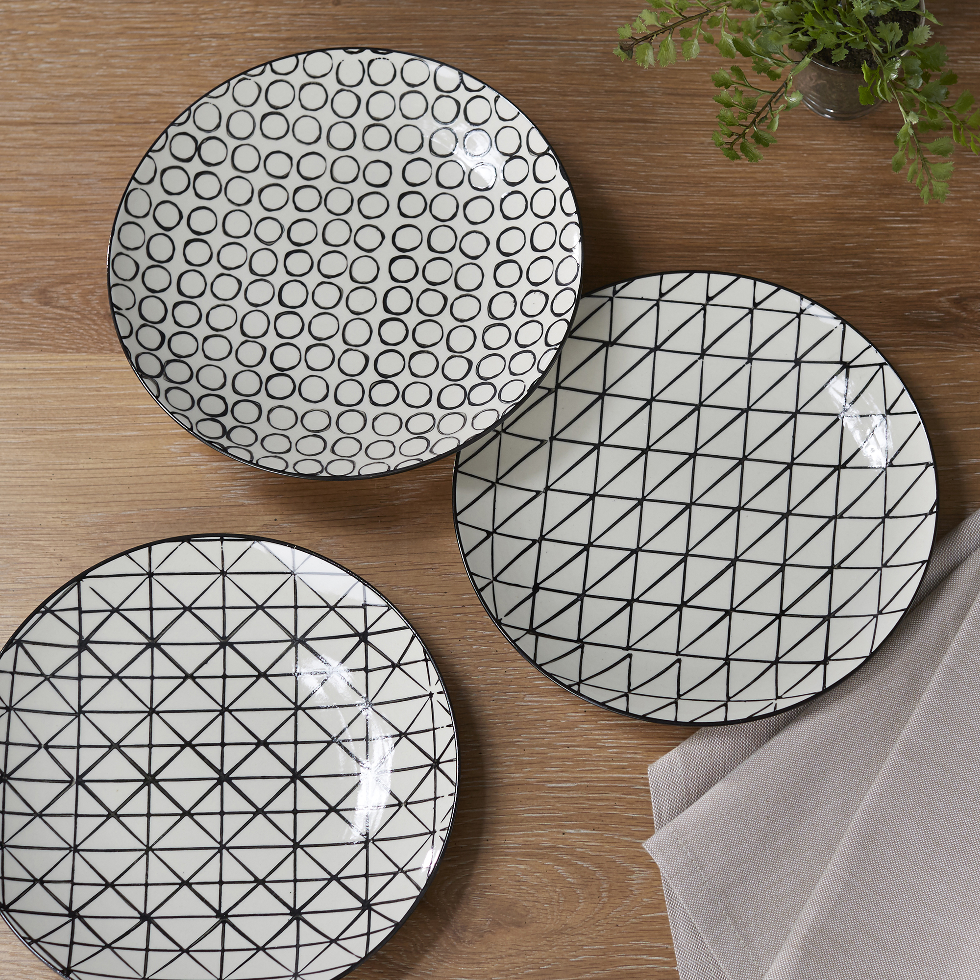 Modern Dinnerware | AllModern