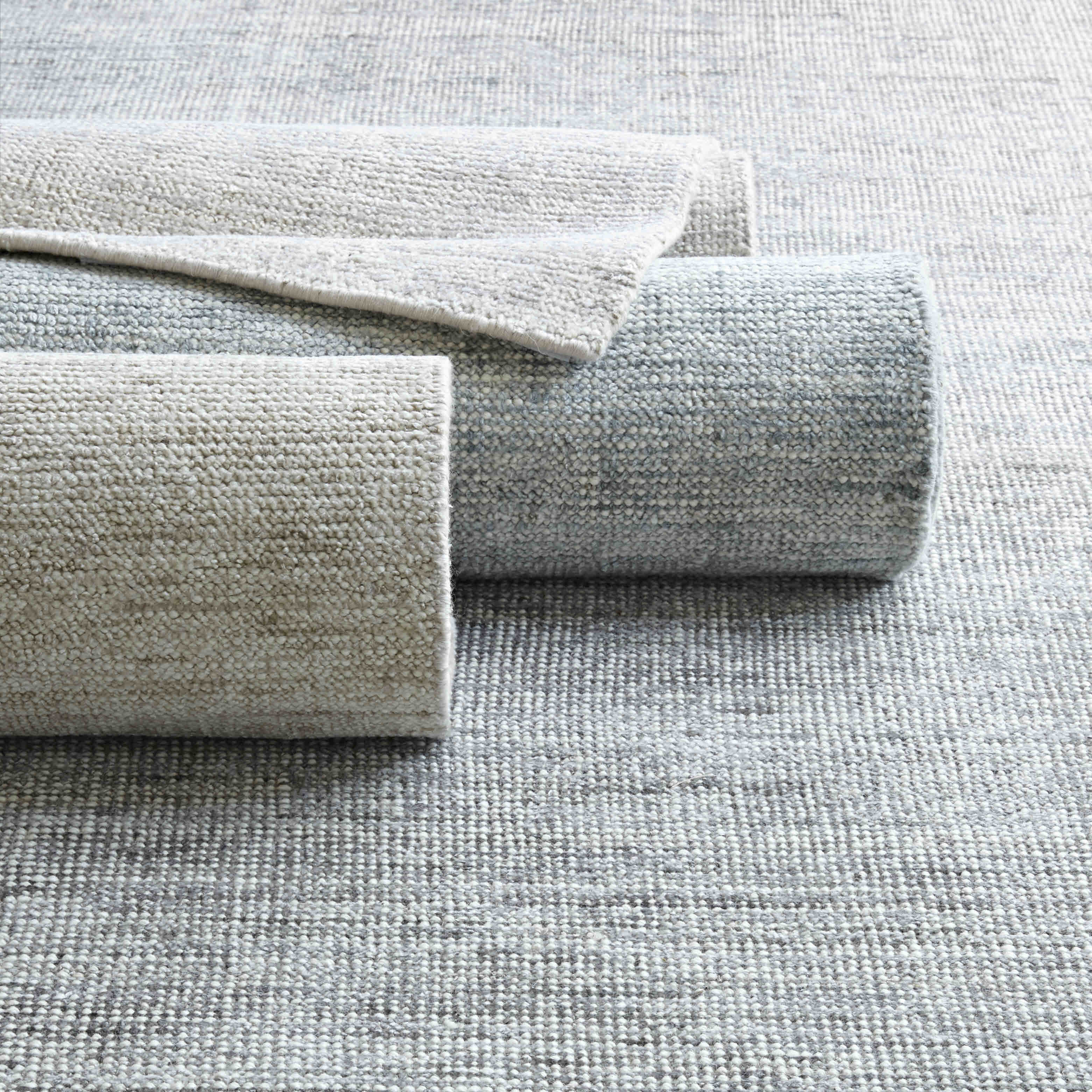 Exquisite Rugs Natural Hide Cowhide Geometric Area Rug in Silver ...