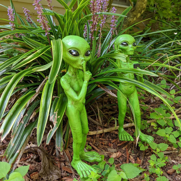 Arlmont & Co. Weldin Alien Statues 2 Piece Garden Stake Set | Wayfair