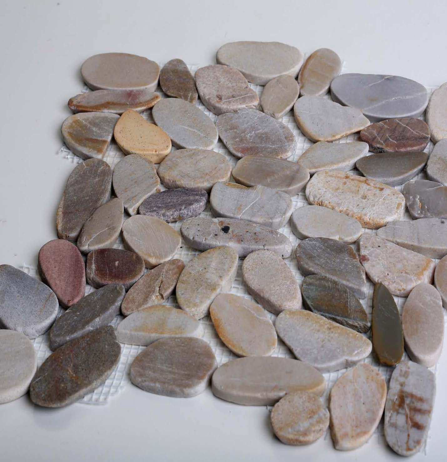FuStone Sandy Beach Random Sized Natural Stone Mosaic Tile in Gray ...