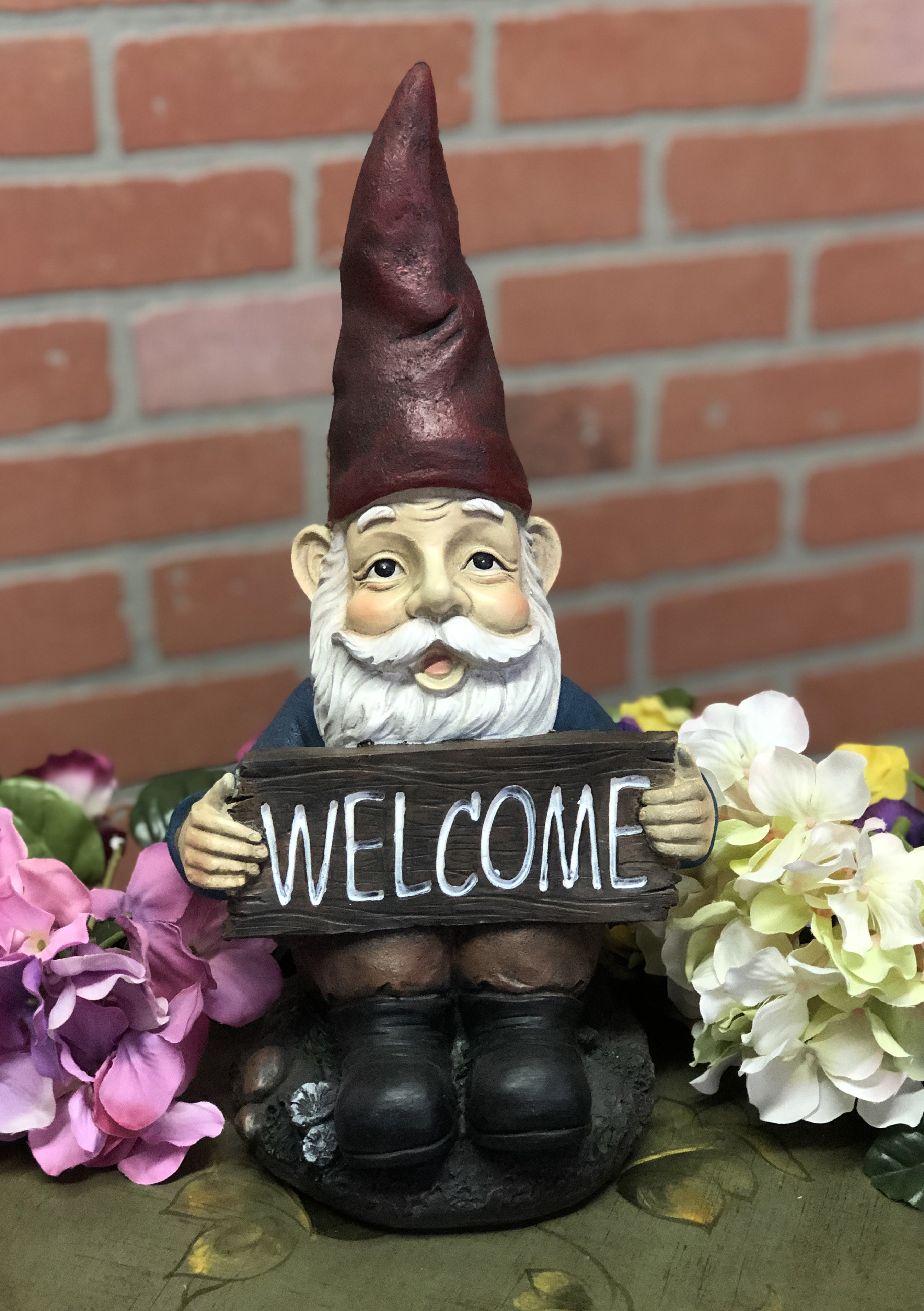 Winston Porter Suellen Resin Welcome Garden Sign | Wayfair