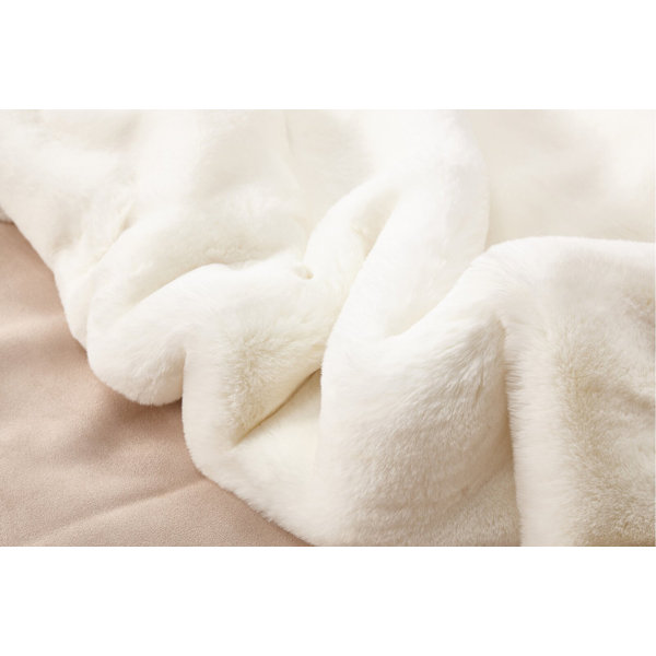 HERVEY White Faux Rabbit Fur Rug Luxury Soft Faux Fur Novelty Rug ...