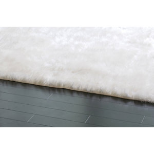Mercer41 Mikaeel Faux Fur True White Rug & Reviews | Wayfair