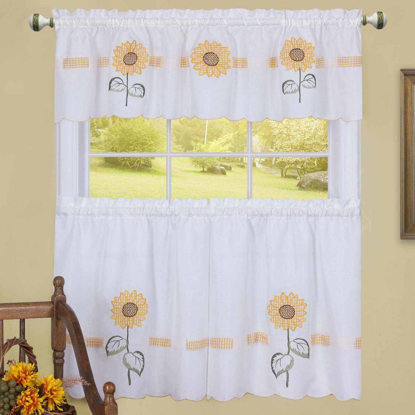 Laurel Foundry Modern Farmhouse Tejeda Floral Ruffled 56'' Kitchen ...