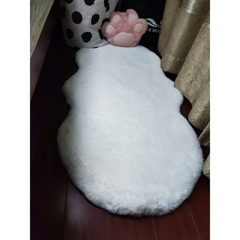HERVEY White Faux Rabbit Fur Rug Luxury Soft Faux Fur Novelty Rug ...