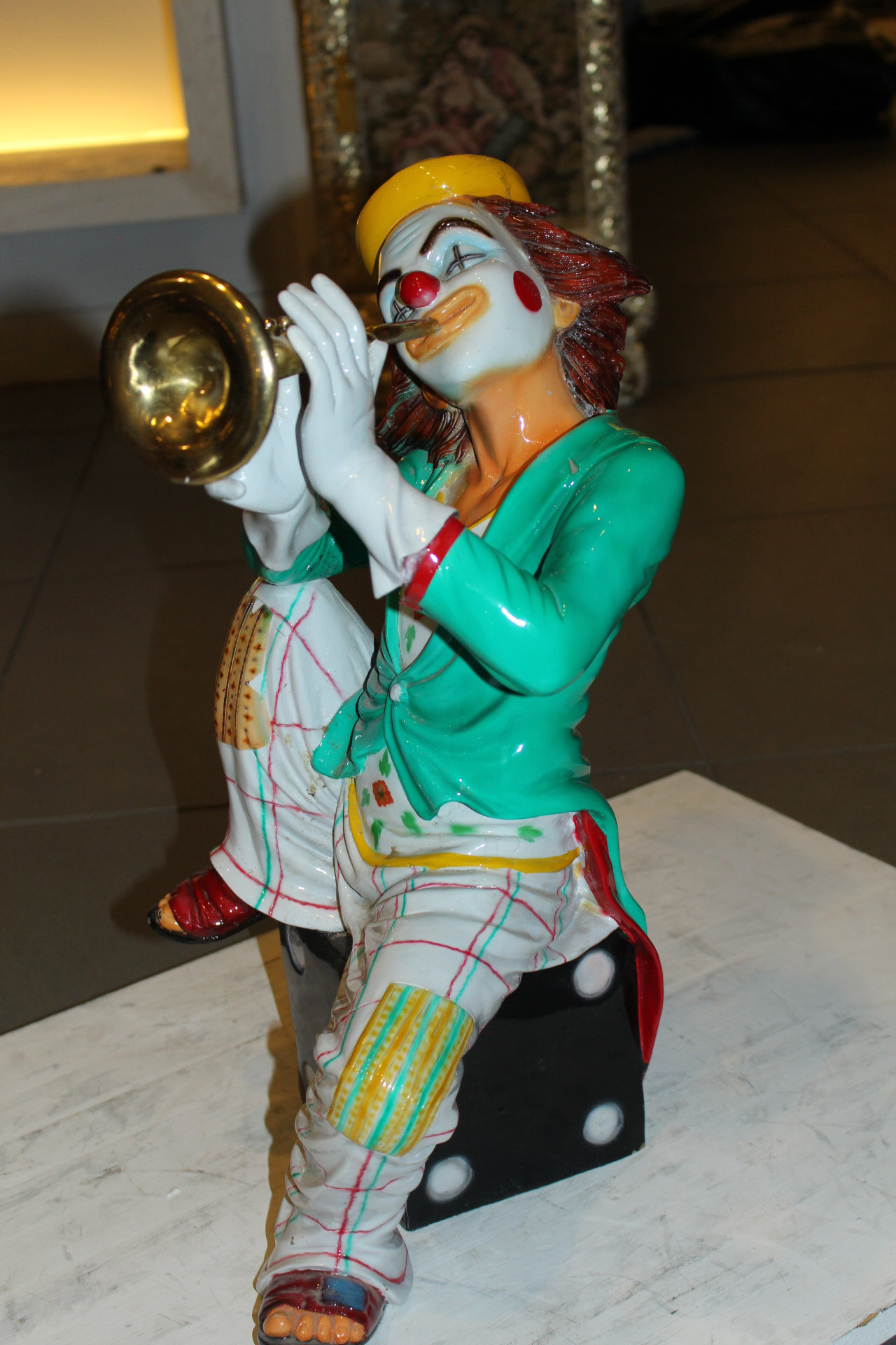 Nifao Statues Clown Playing Instrument Statue | Wayfair