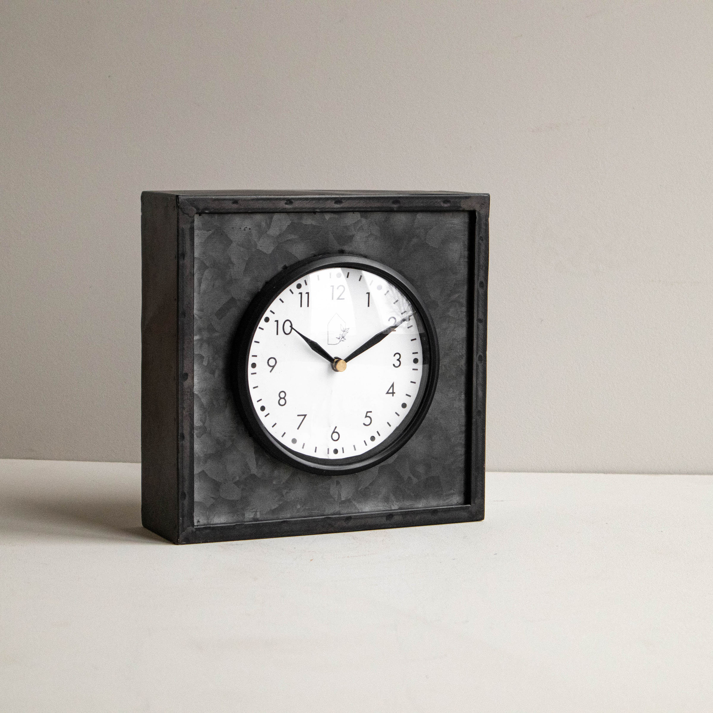 Gracie Oaks Analog Metal Quartz Tabletop Clock in Black | Wayfair