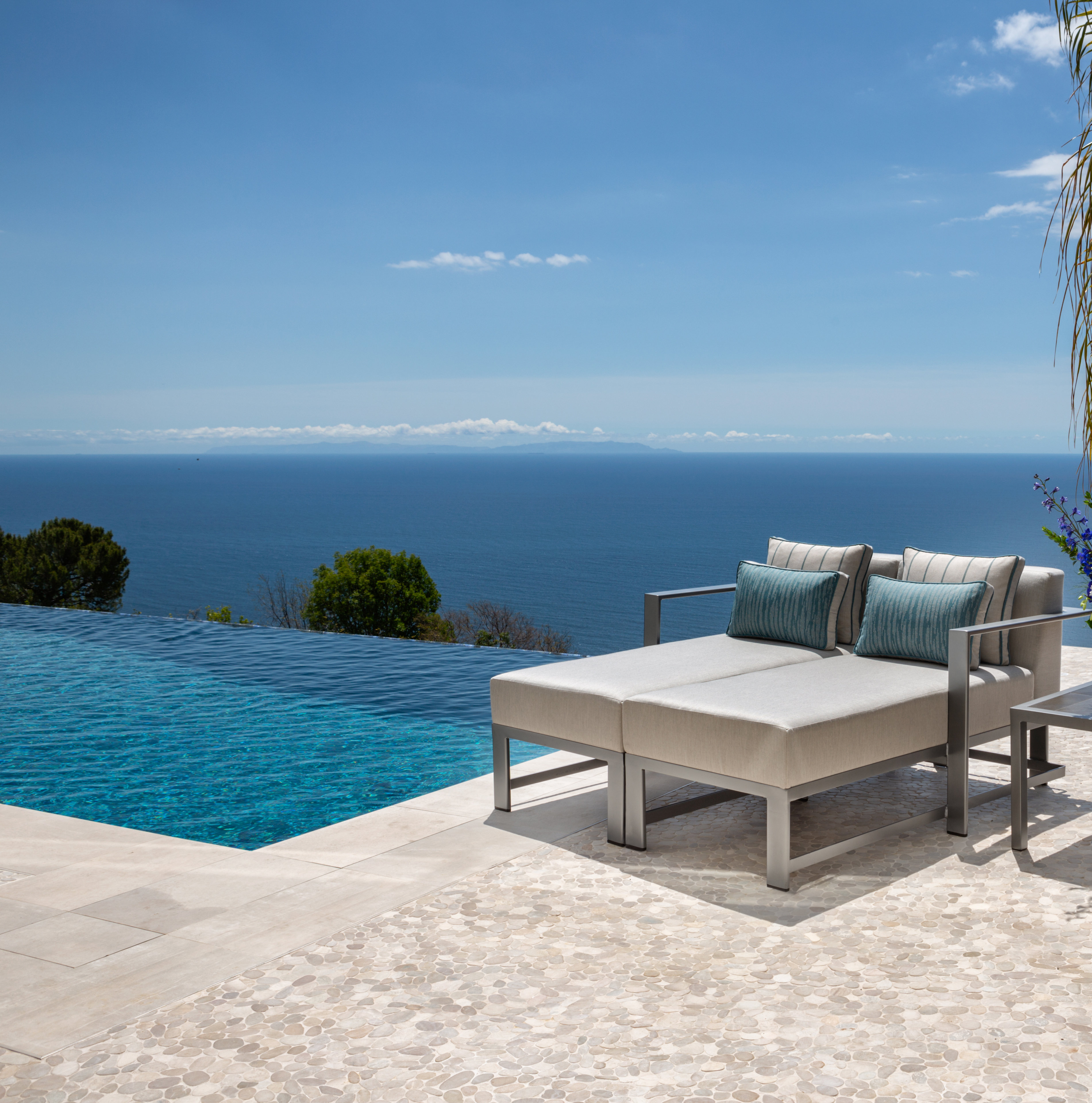 OW Lee Quadra Long Double Chaise Sunbrella with Cushions and Table ...